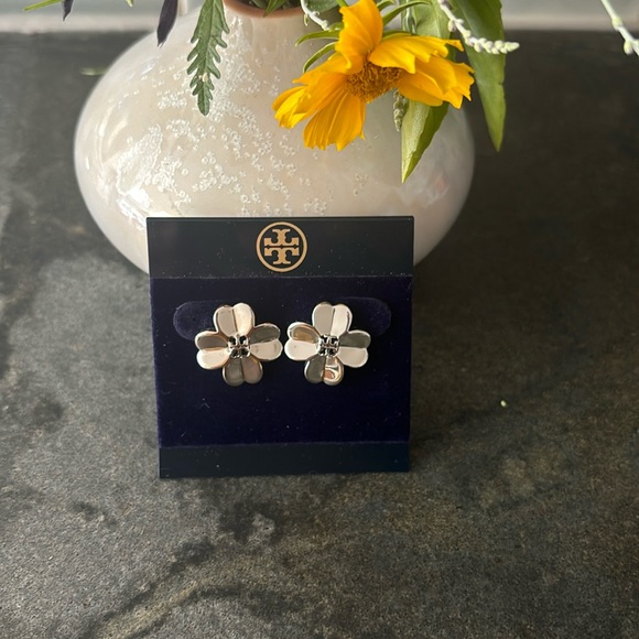 Tory Burch | Jewelry | Tory Burch Shawn Metal Stud Earrings Nwt | Poshmark